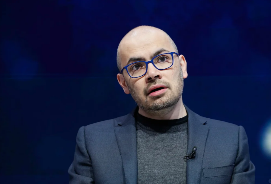 Google DeepMind CEO Warns of AI Startup Valuation Bubble, Citing Big ...